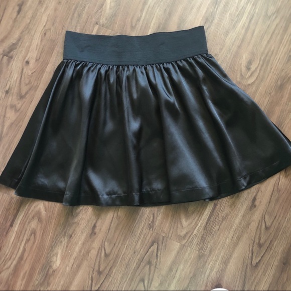 Forever 21 | Skirts | F2 Solid Black Satin Mini Circle Skater Skirt Lined Xs Flirty Fun Sexy ...